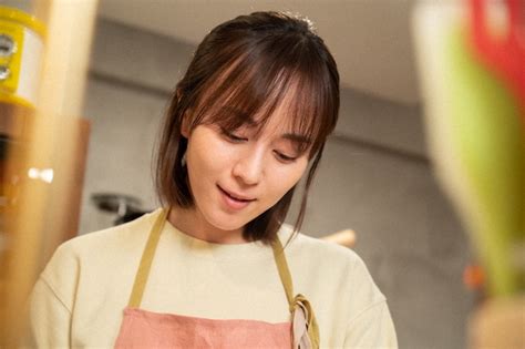 比嘉愛未主演のドラマ版に受け継がれる原作の魂 『作りたい女と食べたい女』が描く“解放”｜real Sound｜リアルサウンド 映画部