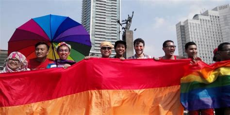 More Indonesians Tolerant Of Homosexuality Though Vast Majority Still