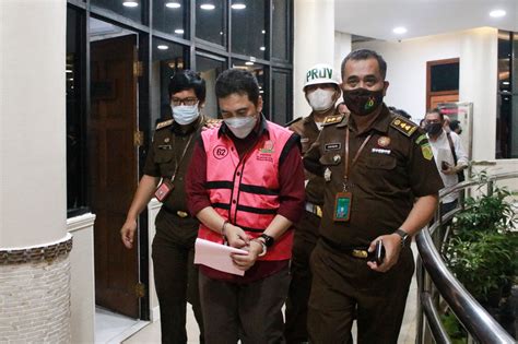 Penyidik Kejagung Jebloskan At Ke Rutan Salemba Berita Observer