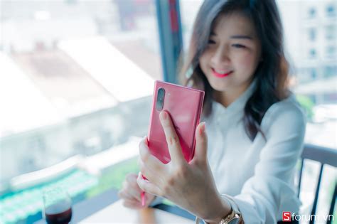 Mời Chiêm Ngưỡng Vẻ đẹp Sang Trọng Quý Phái Của Galaxy Note 10 Aura Pink