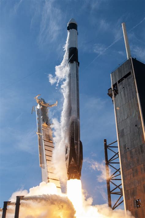 Spacex Delivers Cargo To Iss During Legendary 100th Falcon 9 Launch