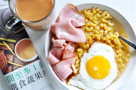 Hong Kong Style Macaroni Breakfast Soup
