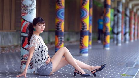4k Asian Sitting Legs Skirt Glance Hd Wallpaper Rare Gallery