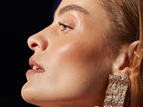 How To Cover Up Peach Fuzz Or Stubble With Makeup Vellus Hair Lip Hair