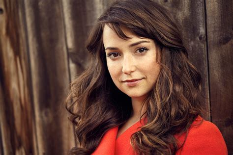 Milana Vayntrub Wallpaper Milana Vayntrub Celebrities Reading
