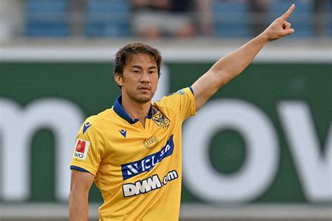 元プレミア戦士の日本人、38歳の現役引退に海外脚光「信頼できるトッププロだった」 フットボールゾーン