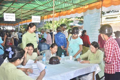 တပ်မတော်မြစ်တွင်းသွားဆေးရုံ ရေယာဉ် ရွှေပုဇွန် နှင့် မြစ်ရေယာဉ် စကု