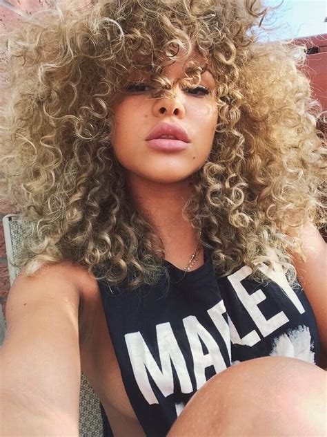Beautiful Girls With Curly Hair Photo