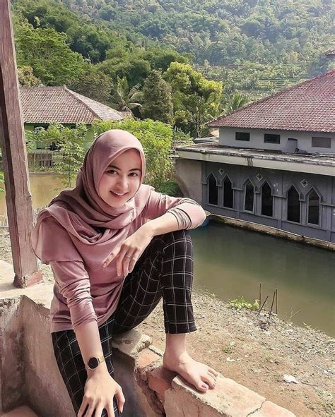 Pin Di Wanita Terseksi