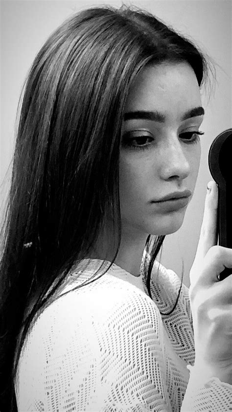 Dasha Taran Cool Girl Pic Girl Photography Poses Girl Photo Poses
