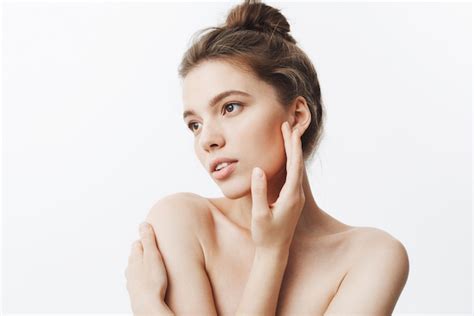 10 Skincare Lokal Untuk Kulit Berjerawat Bikin Glowing