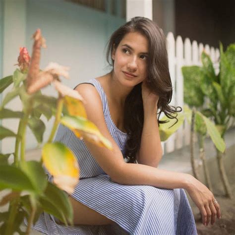 √ Biodata Pevita Pearce Biografi Profil Lengkap Umur Agama Dan Foto