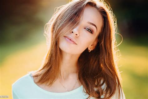 Face Brunette Women Hazel Eyes Juicy Lips Looking At Viewer