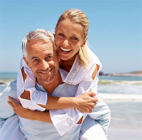 6 Men Who Dated Much Older Women Reveal What It S Really Like Artofit