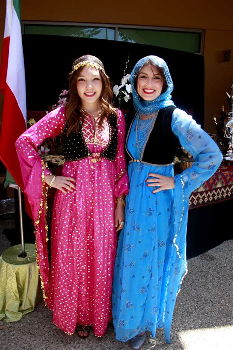 Pin By Melissa Vennel On Dress Me Down Traditional Fashion Gorgeous