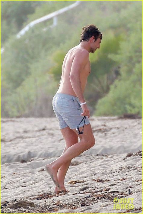 Photo Bradley Cooper Goes Shirtless For Trip To Beach 20 Photo