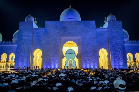 جامع الشيخ زايد بأبوظبي يسجّل رقماً قياسياً في ليلة 27 رمضان موقع 24