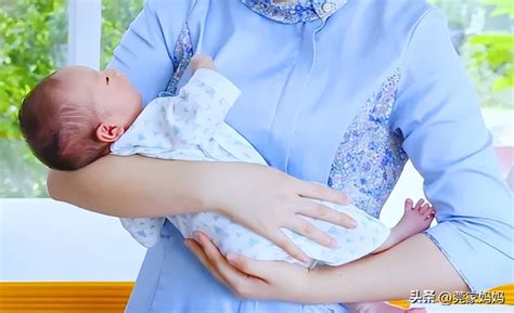 四个月宝宝能抱着坐腿上吗，四个月宝宝可以坐着抱吗（新手爸妈必修技能） 犇涌向乾