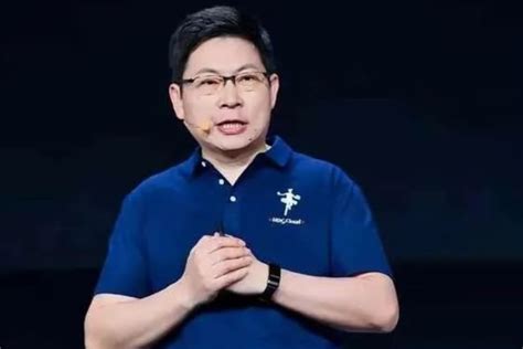 华为重磅人事调整：余承东重心重回手机，智能车空降ceo 36氪
