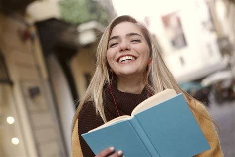 4 Manfaat Membaca Novel Untuk Kesehatan Mental