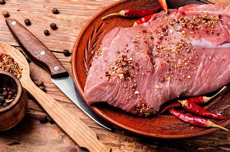 Background Daging Mentah Segar Di Atas Meja Kayu Tua Daging Mentah