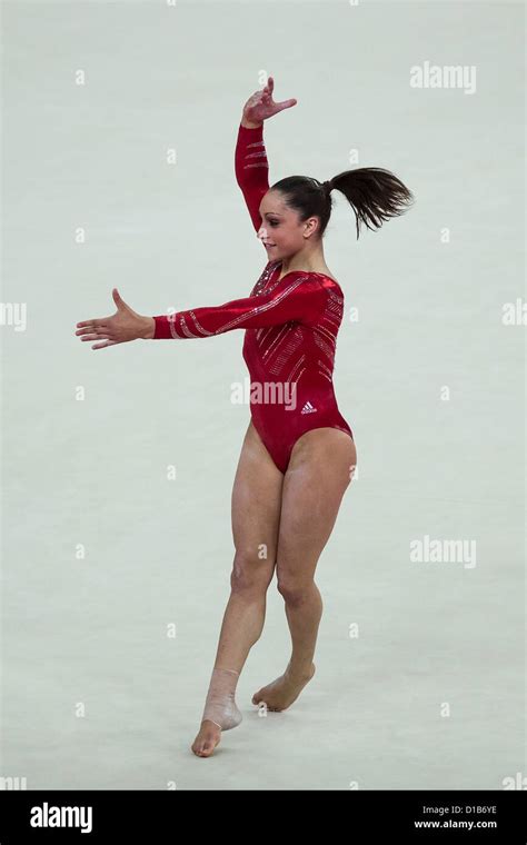 Jordyn Wieber Usa Preforming The Floor Exercise During The Womens
