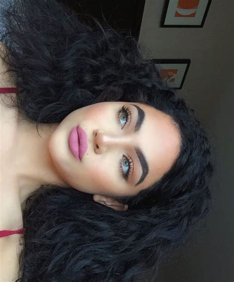 How To Do Makeup For Green Eyes And Black Hair Wavy Haircut