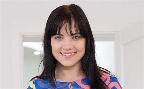 Tetti Dew Korti Biography Wiki Age Height Career Photos And More