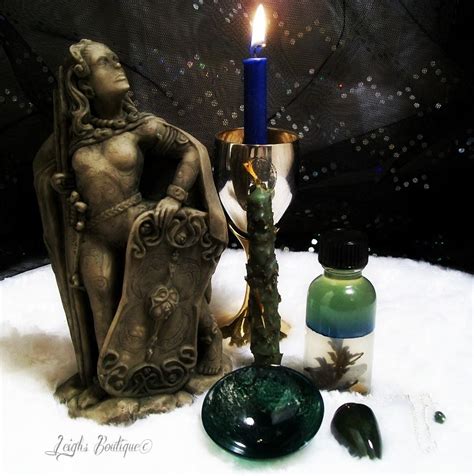 Leighs Boutique Handcrafted Metaphysical Ts And Vintage Collectibles
