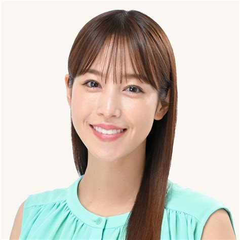 鷲見玲奈、生脚あらわになった姿を披露…！「若妻みたい」 「エ い」興奮の声続出！ Hachibachi