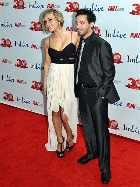 Kennedy Leigh And Dane Cross Photo Credit Stephen Thorburn