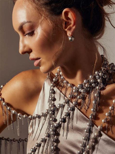Samira 13 Silver Freshwater Pearl Fringe Layering Necklace For Sale At