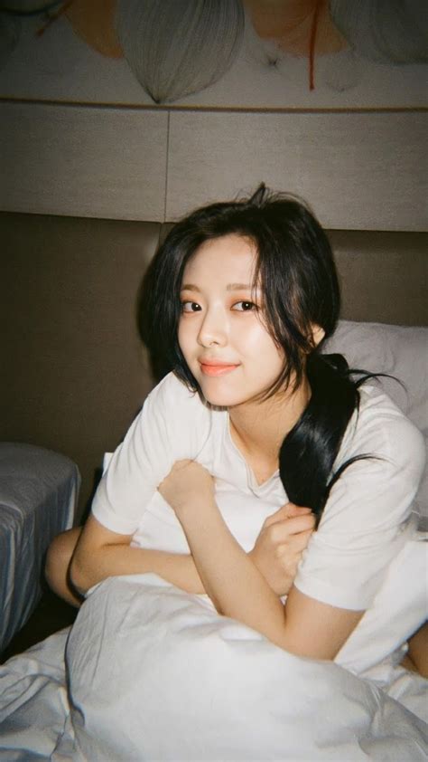Yuna Girlfriend Material Itzy Kpop Girls Ulzzang Girl
