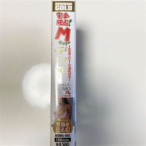 日本代購代標第一品牌【樂淘letao】－セル版 完全独占！ Mカップ19才デビュー！100万人に1人の超乳ボディ！初めまして、momoです