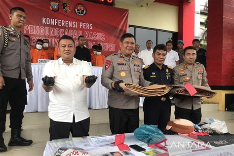 Polda Kepri Tangkap Lima Tersangka Kasus Tambang Pasir Timah Ilegal