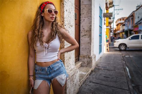 How To Meet A Colombian Woman Tips Faqs And Keys To Success Dating