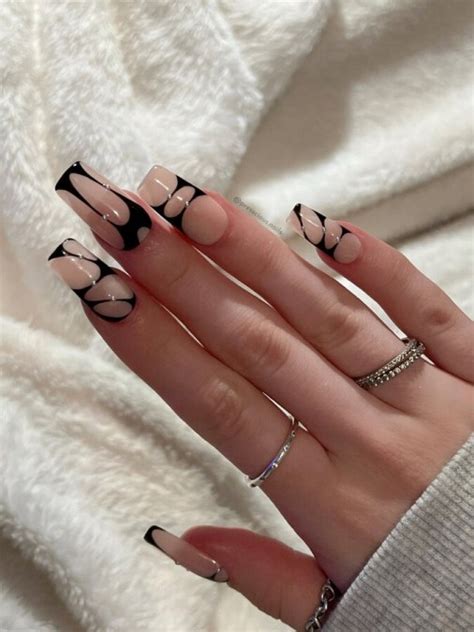 40 Elegant Black Nail Designs To Try Out Le Chic Street