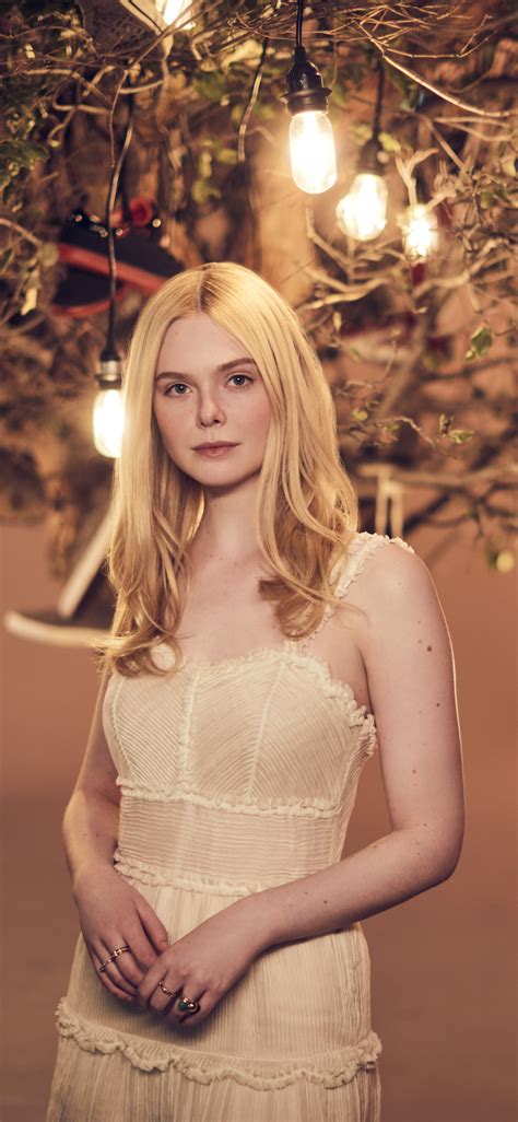 1125x2436 Elle Fanning 2020 Beautiful Iphone Xs Iphone 10 Iphone X