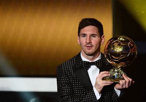 Lionel Messi Vince Il Pallone Doro Per La Quarta Volta Ed Entra Nella