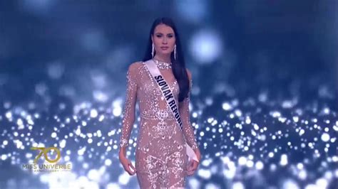 สาวงามในชุดราตรี บนเวที Miss Universe 2021 รอบ Preliminary สโลวาเกีย