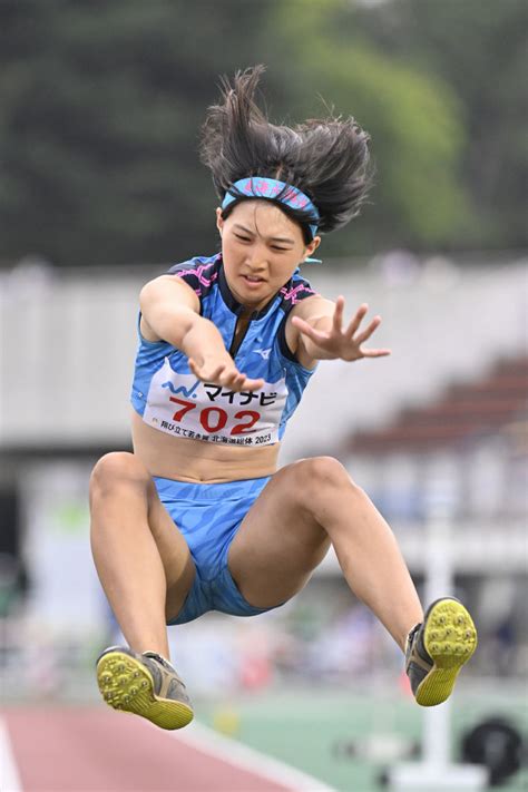 陸上女子走り幅 杉本（翔洋）1年唯一の決勝 全国高校総体｜あなたの静岡新聞