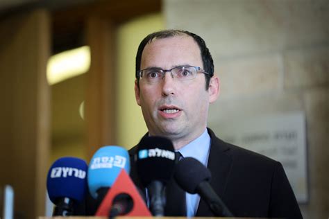 המהפכה המשפטית יצאה לדרך ועדת החוקה אישרה שני סעיפים לקריאה ראשונה