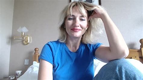 Mallinia Naked Stripping On Cam For Live Sex Video Chat Hushmodels
