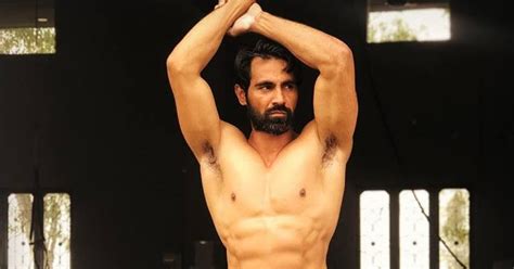 Shirtless Bollywood Men Supmodel Still Got It Hot Abs Of Inder Bajwa