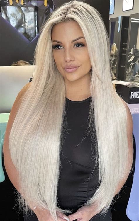 Pin By I I T S L I I L S On 23 Hair Blonde Hair Looks Long Blonde