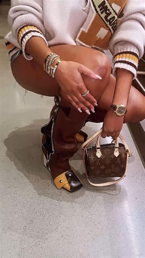 Pin By Yellyx3 On Pins By You Streetwear Fashion Women Lookbook