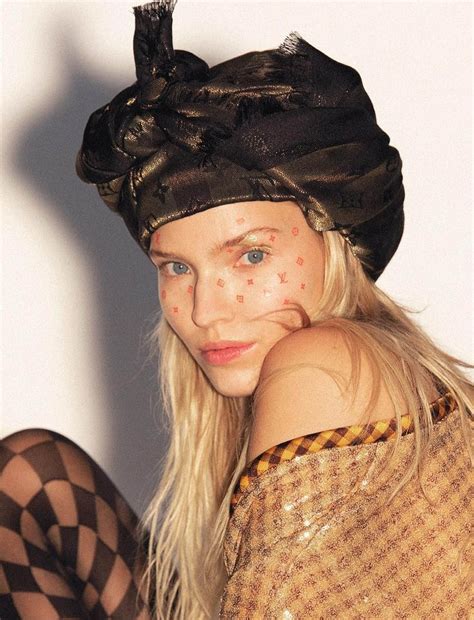 Female Models Bot On Twitter Sasha Luss Russian Model Born In 1992