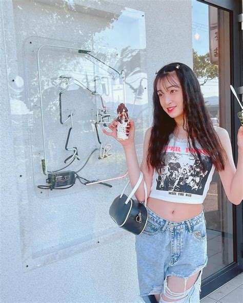 乃江咲綾さんのインスタグラム写真 乃江咲綾instagram 「21時のアイス🍦 チョコバナナのアイス食べたよ🩷 最高に美味しかった☺️