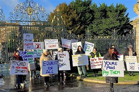 Watch Protesters Gather Ahead Of Talks At Hillsborough Castle