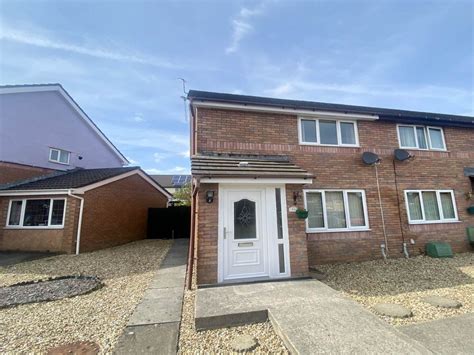 2 Bed End Terrace House To Rent In Glan Y Nant Tondu Bridgend Cf32 £